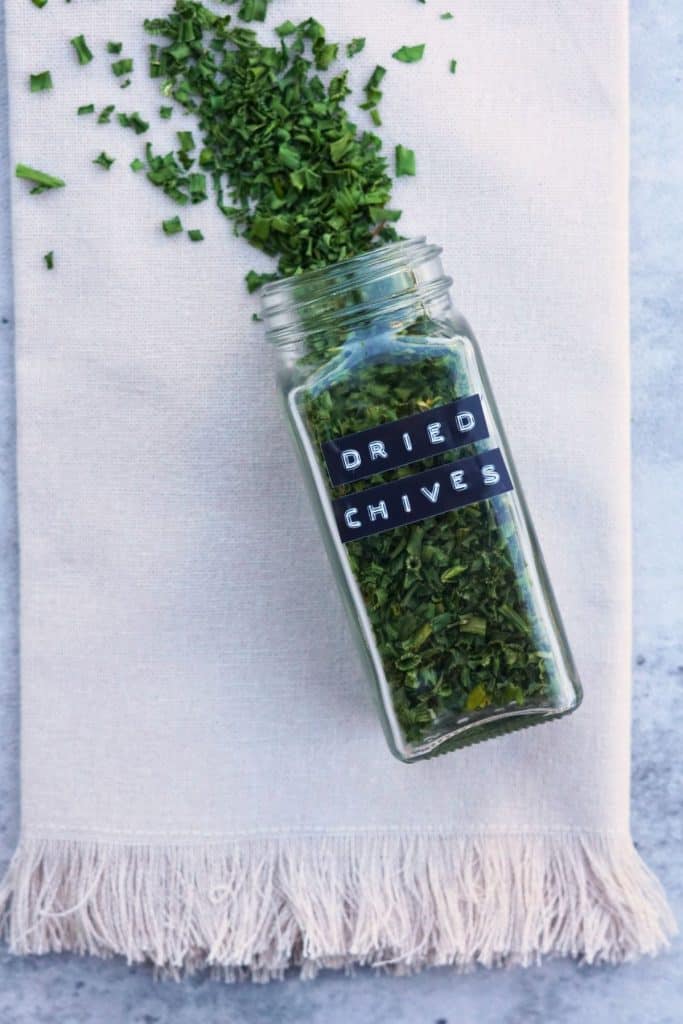 5 Easy Ways to Use and Store Chives - For the Belly and Soul